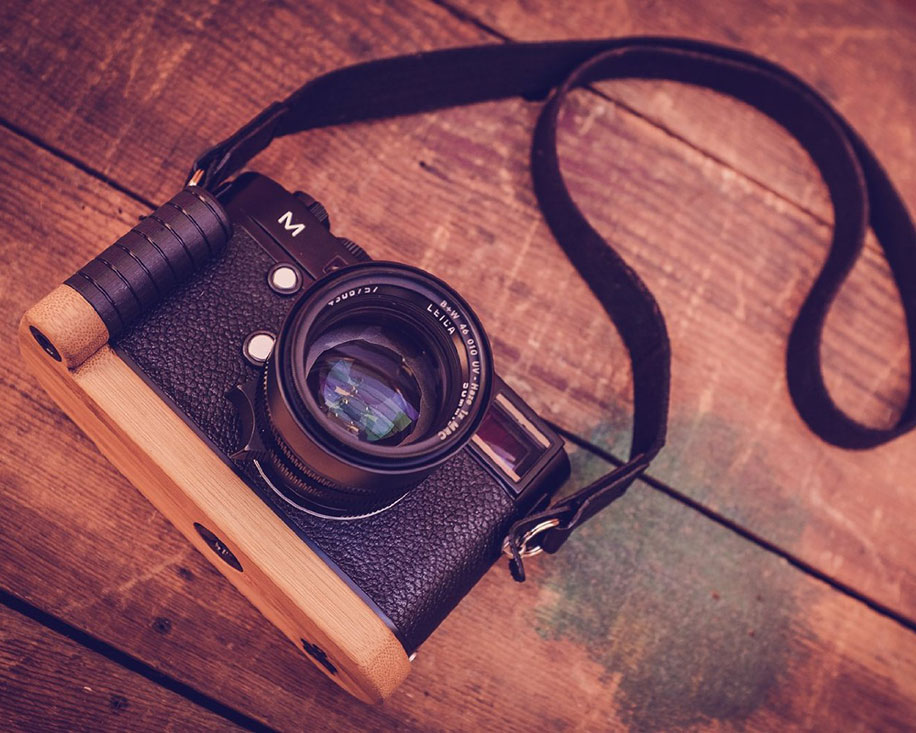 Checkout this new J.B. Camera Designs bamboo grip for Leica M240 camera ...