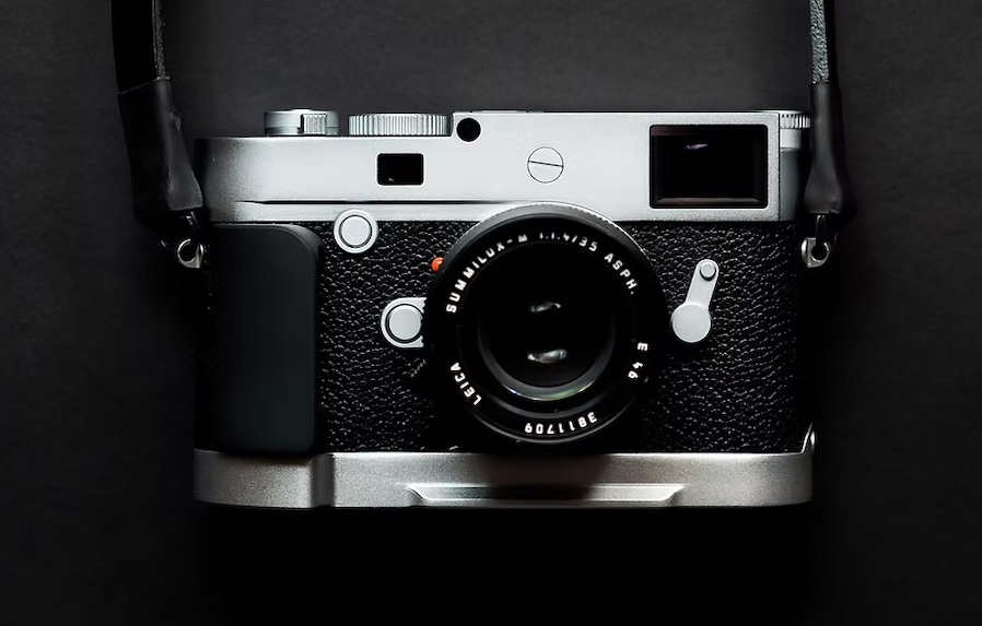 Last chance to get the Kamerakraft LM10 grip for Leica M10 cameras ...